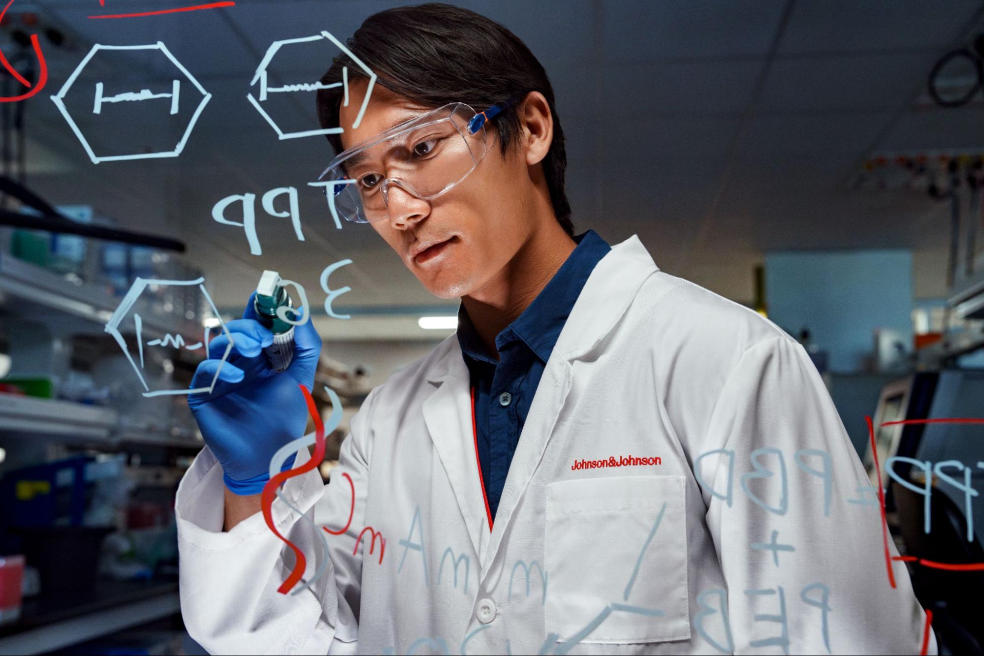 Johnson & Johnson: Transforming Vision Care With Generative AI | Dataiku